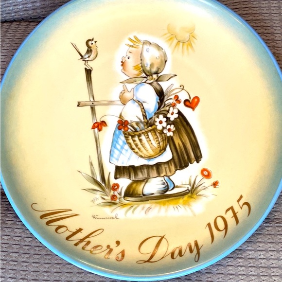 Hummel | Accents | Vintage 975 The Mothers Day Plate In Original Box ...